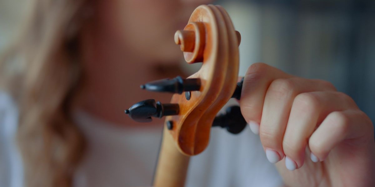 How To Tune A Violin | Long & McQuade